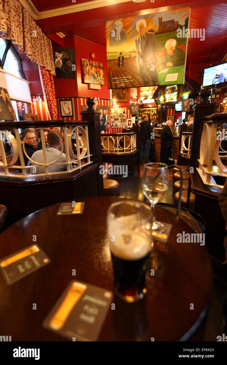 Bittles bar, Belfast city. Lively modern city Stock Photo - Alamy