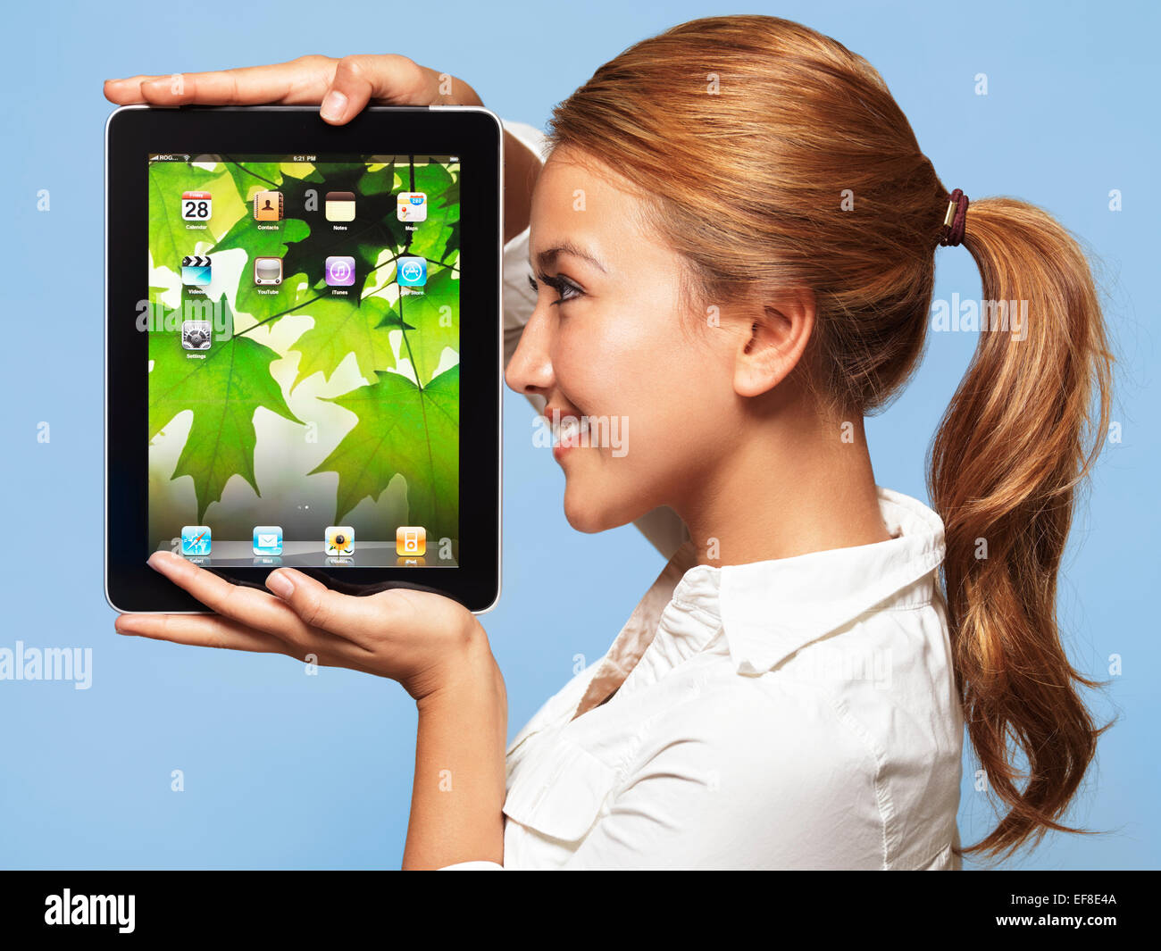 Person side view isolated woman hi-res stock photography and images - Alamy