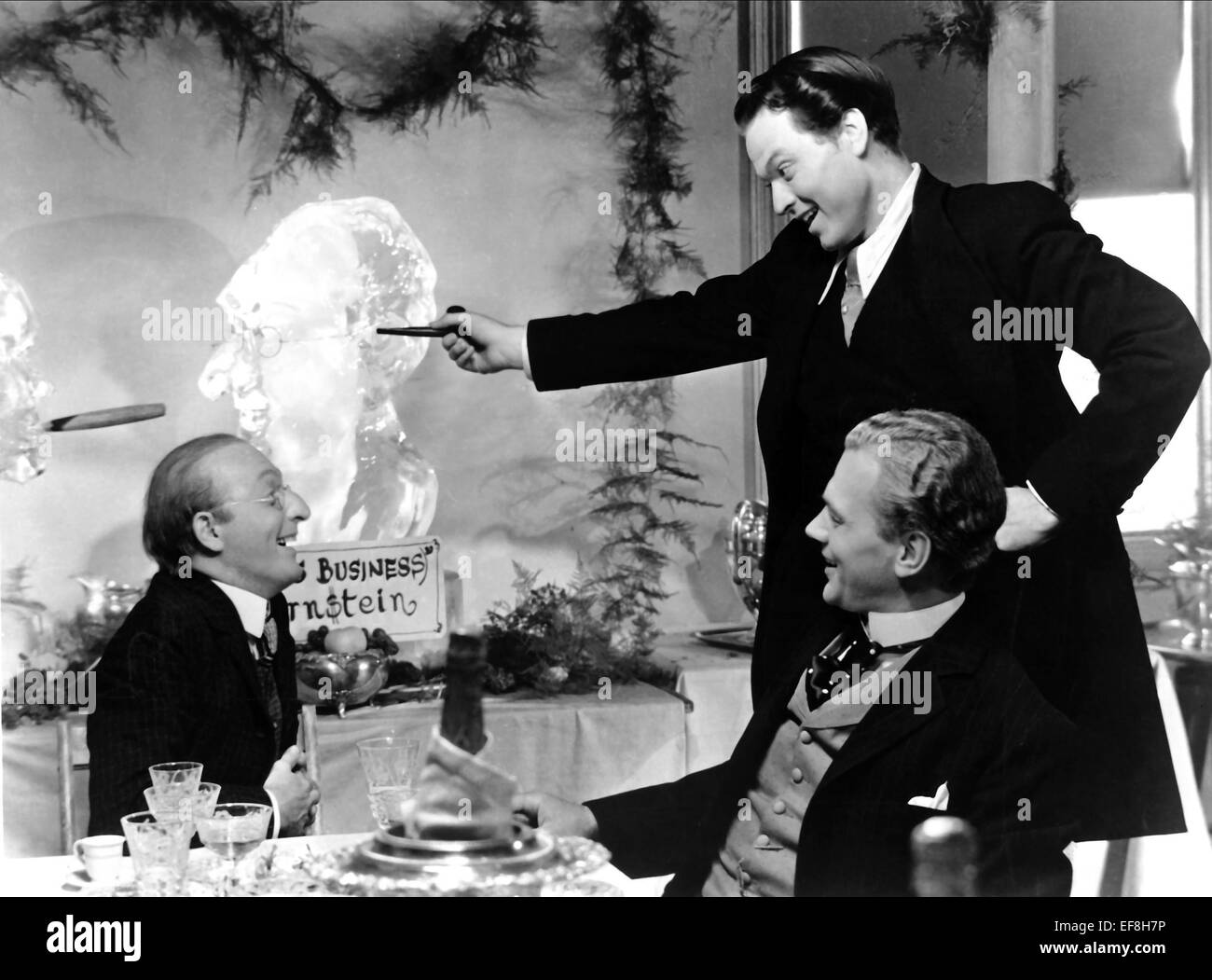 EVERETT SLOANE, ORSON WELLES, JOSEPH COTTEN, CITIZEN KANE, 1941 Stock ...