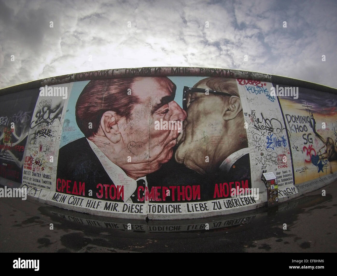 Painting Brezhnev Kissing Honecker Stock Photos & Painting Brezhnev ...