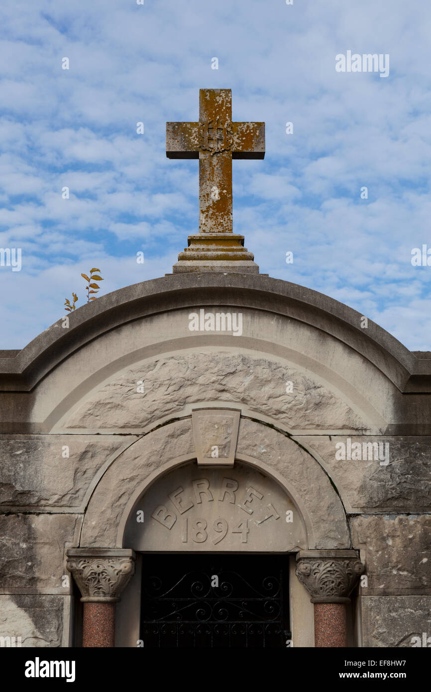 Burial vault, Congressional Cemetery - Washington, DC USA Stock Photo ...