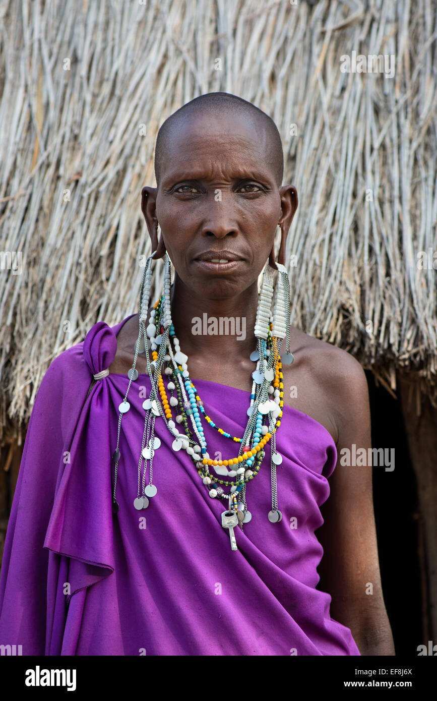 Masai tribal dress hi-res stock photography and images - Alamy