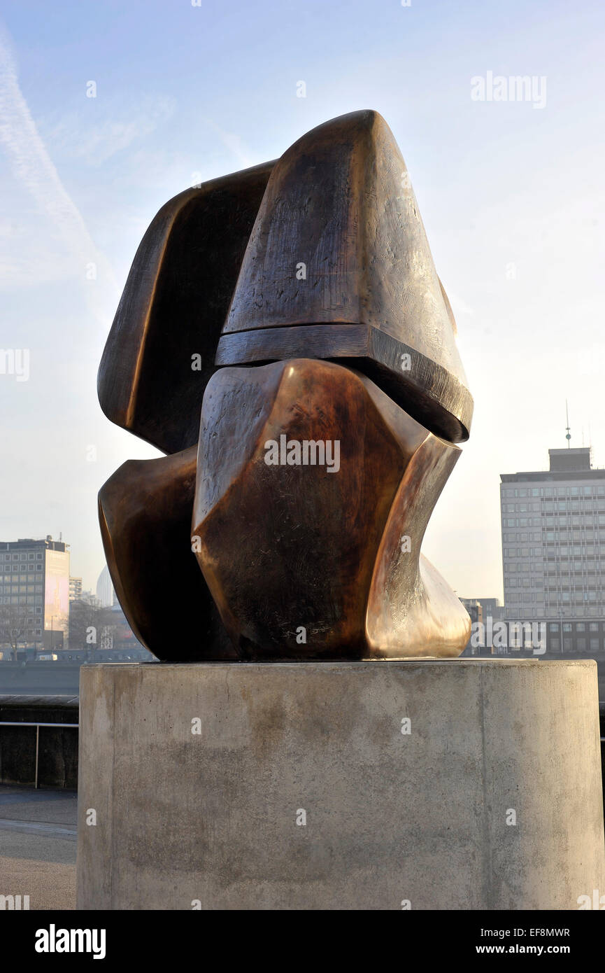 Henry moore locking piece sculpture hi-res stock photography and images ...
