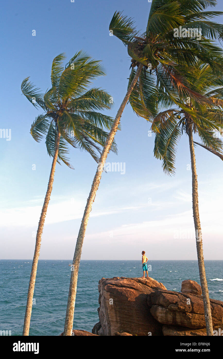 MAN LOOKING OUT TO SEA Stock Photo - Alamy