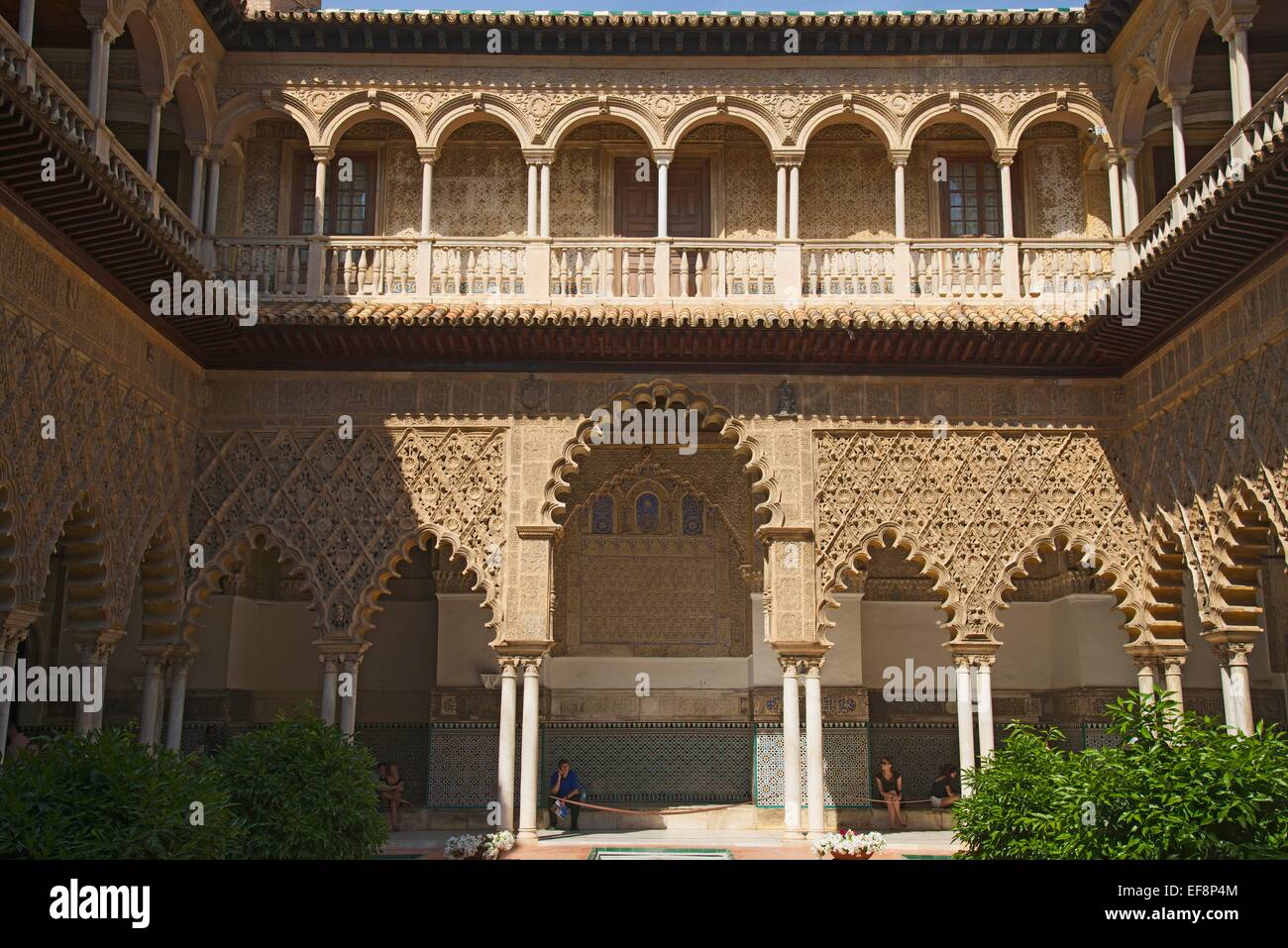 Moorish courtyard in the Alcázar of Seville, Seville, Andalucía, Spain ...
