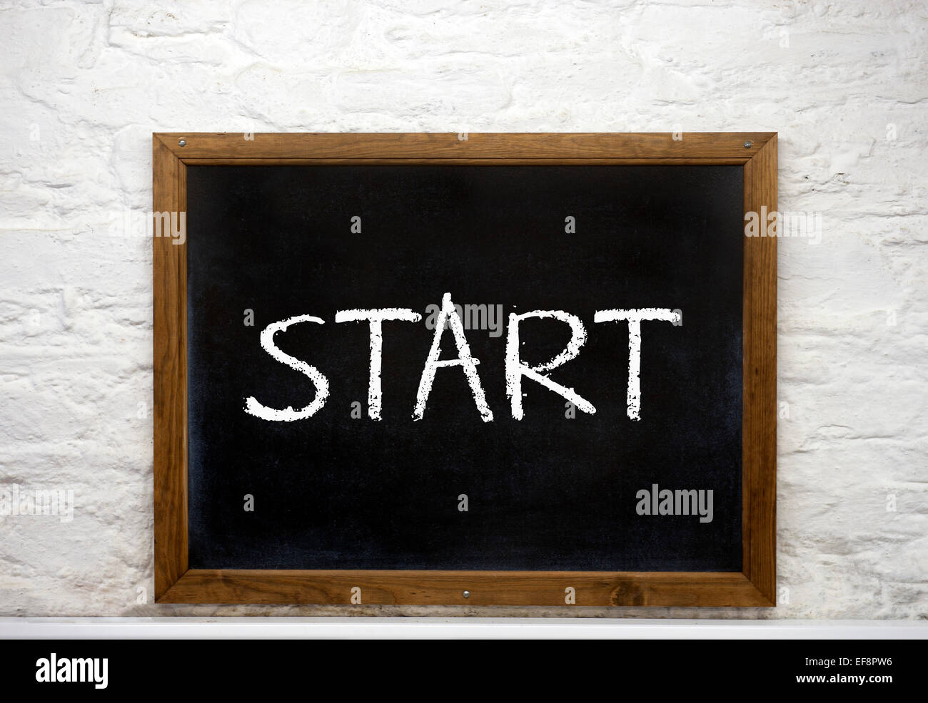 Chalkboard with the word "start Stock Photo - Alamy