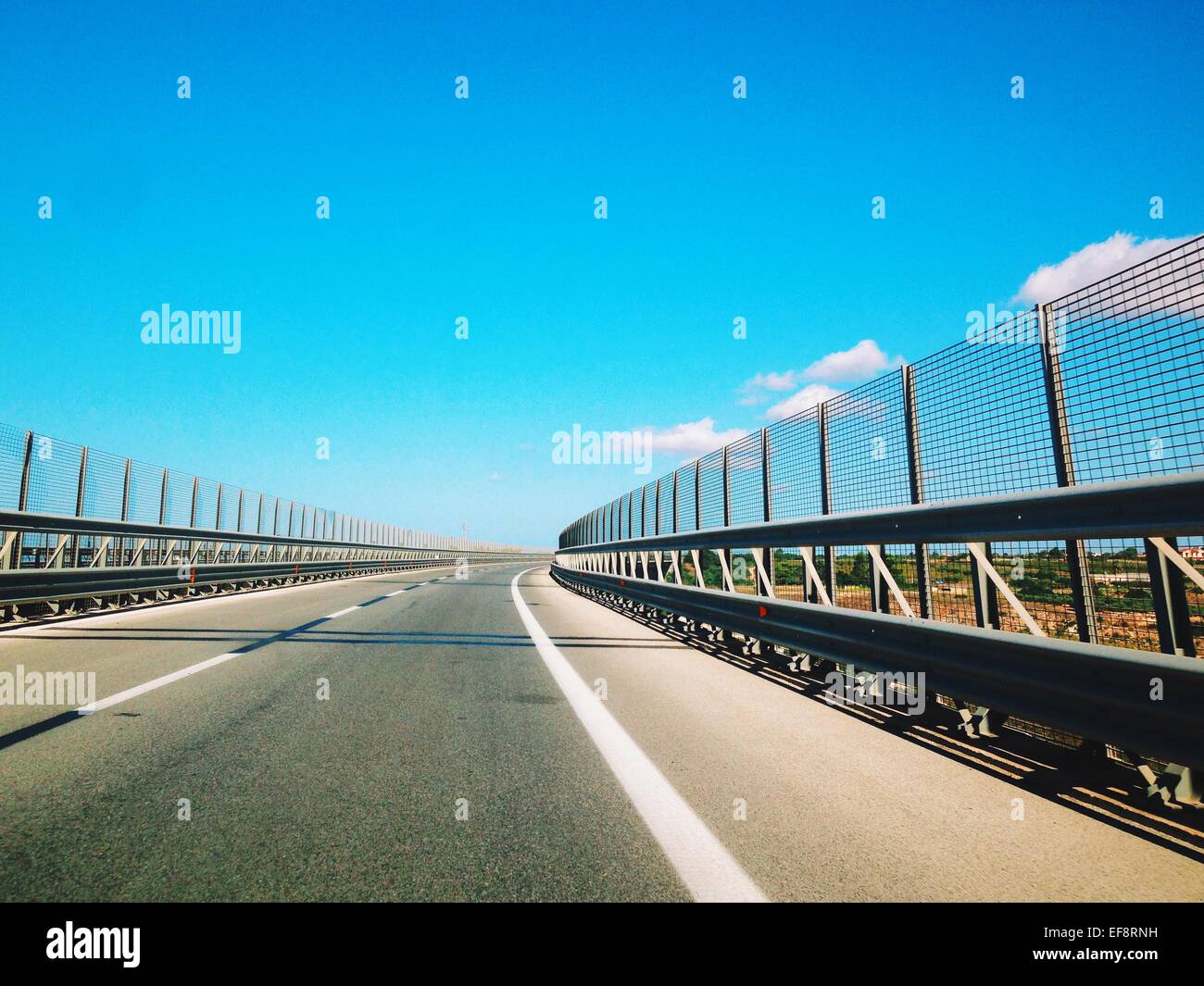 Empty highway hi-res stock photography and images - Alamy