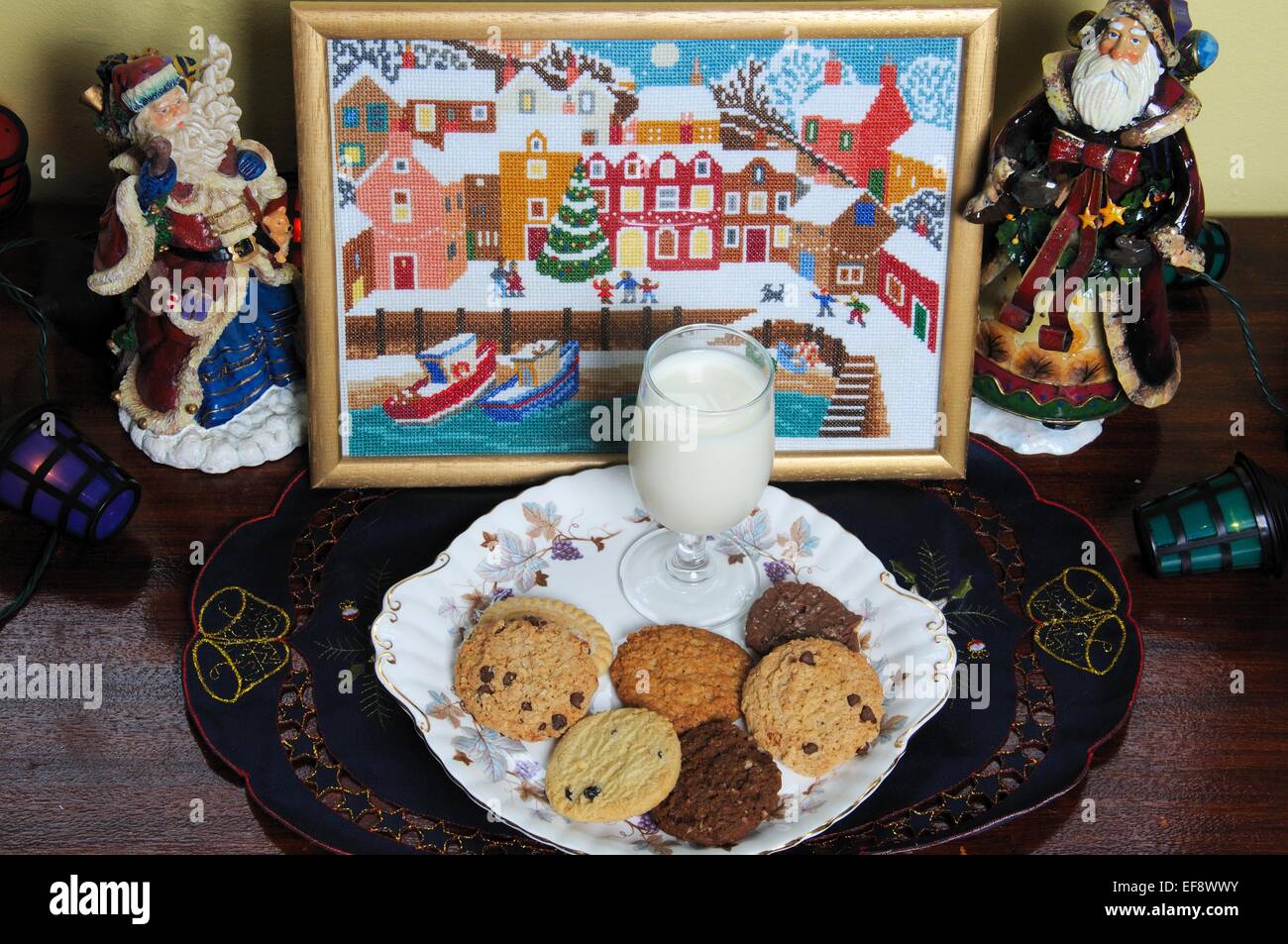 Milk chocolate father christmas hi-res stock photography and images - Alamy