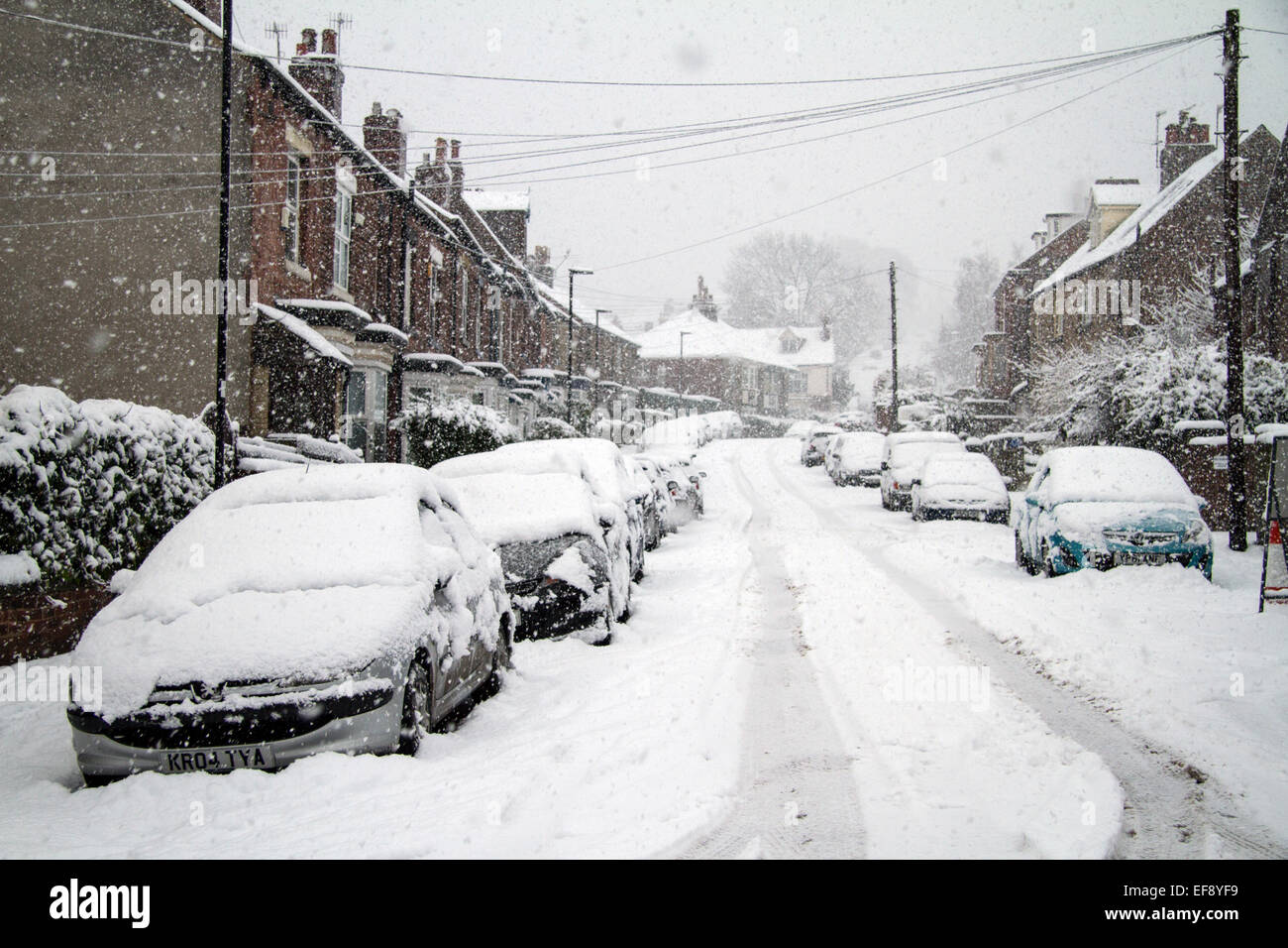 Sheffield, UK. 29th January, 2015. Heavy snow makes Dobbin Hill in ...