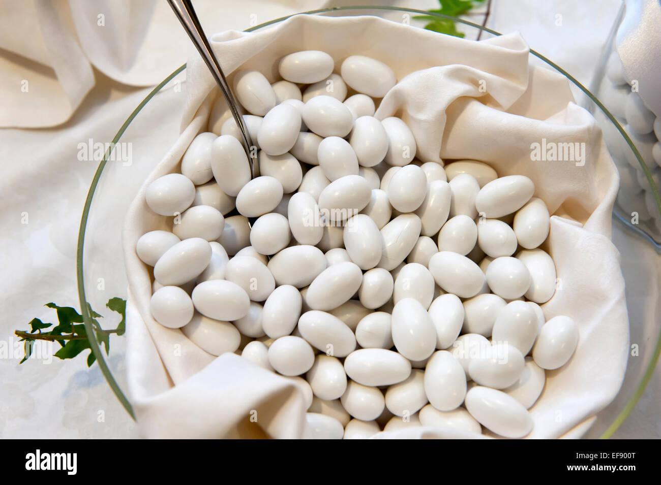 wedding table with white confetti Stock Photo - Alamy