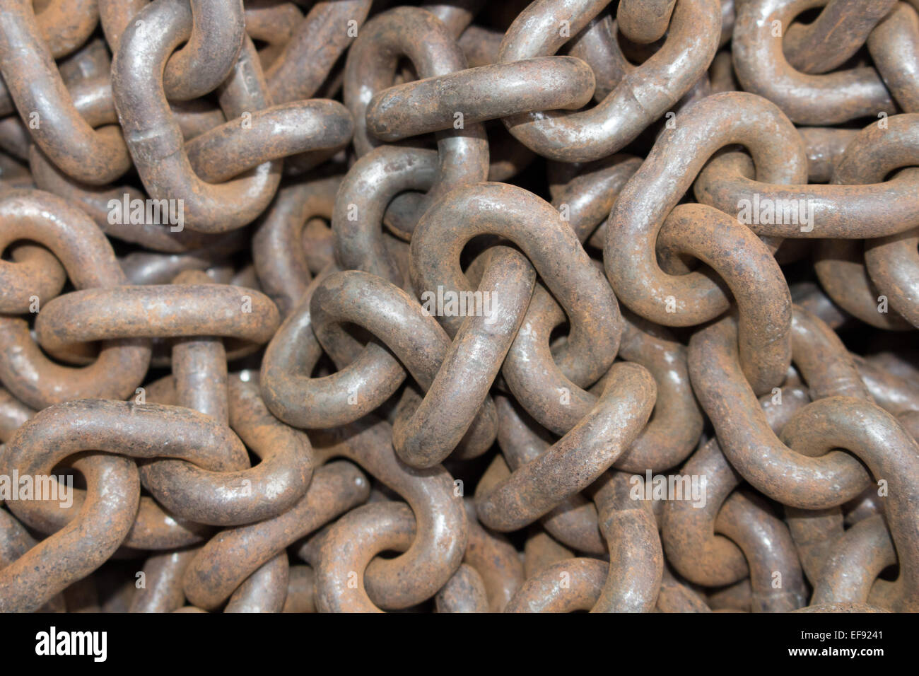 Rusted chain background hi-res stock photography and images - Alamy