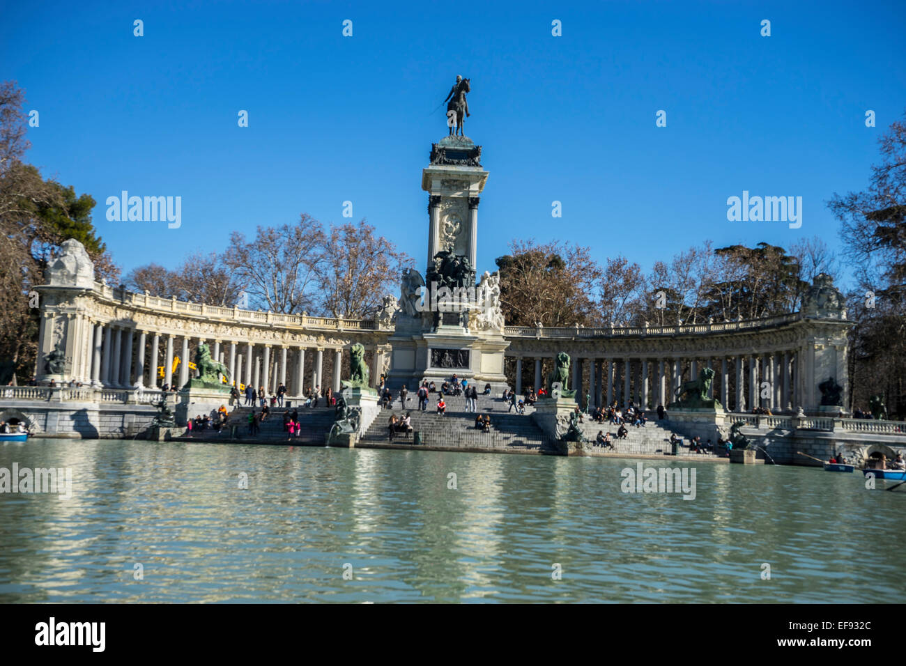 Lake in Retiro park, Madrid Spain Stock Photo - Alamy