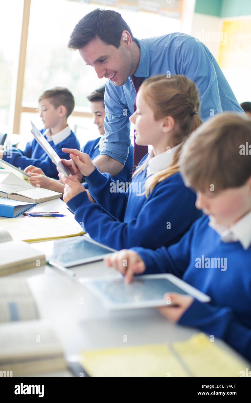 Pupils classroom uniform hi-res stock photography and images - Alamy
