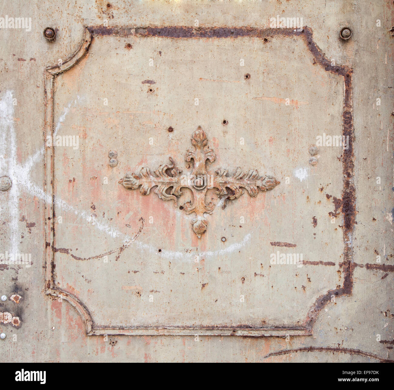 Rusted metal door hi-res stock photography and images - Alamy