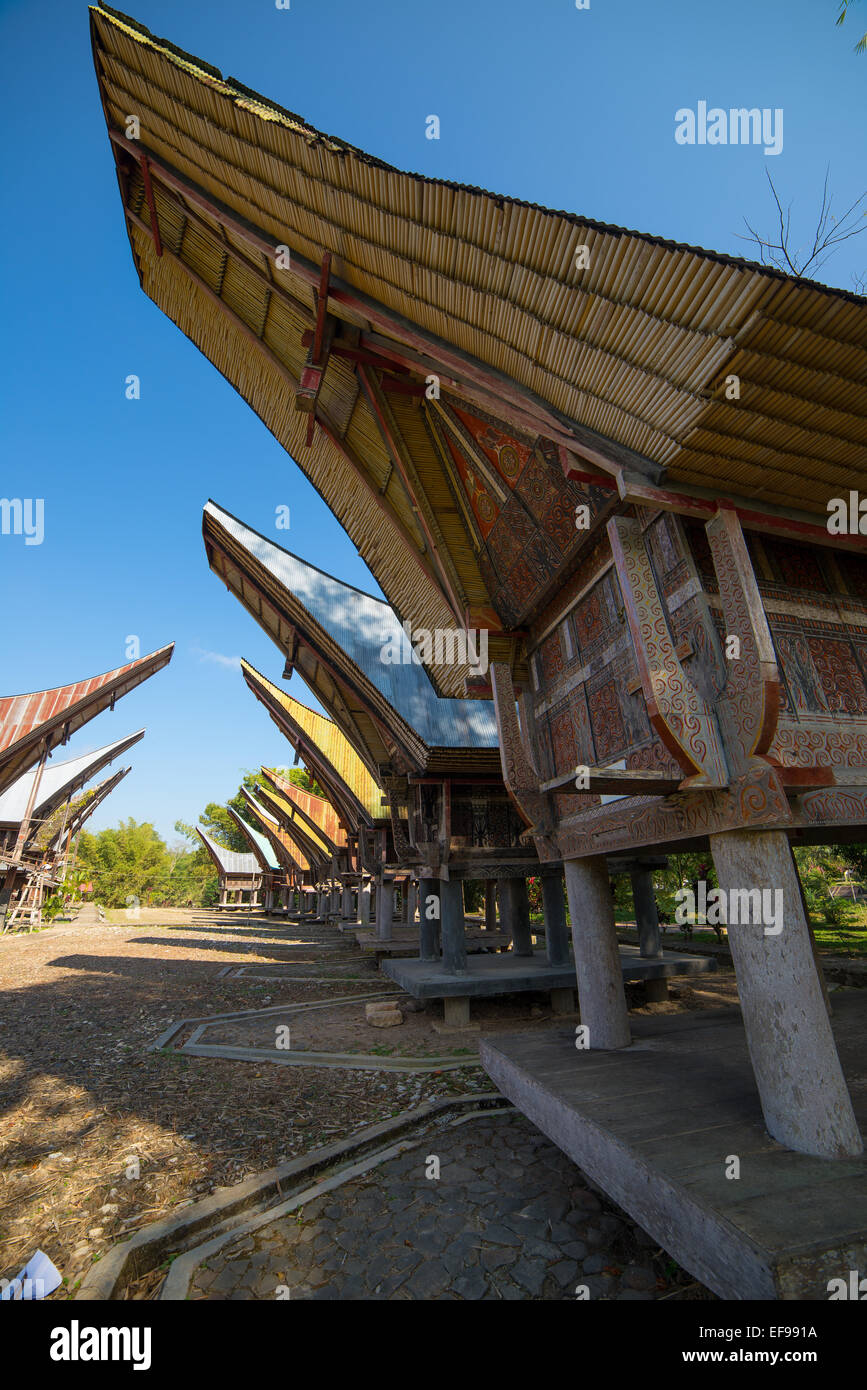 Row of traditional houses and rice barns facing each other in the ...