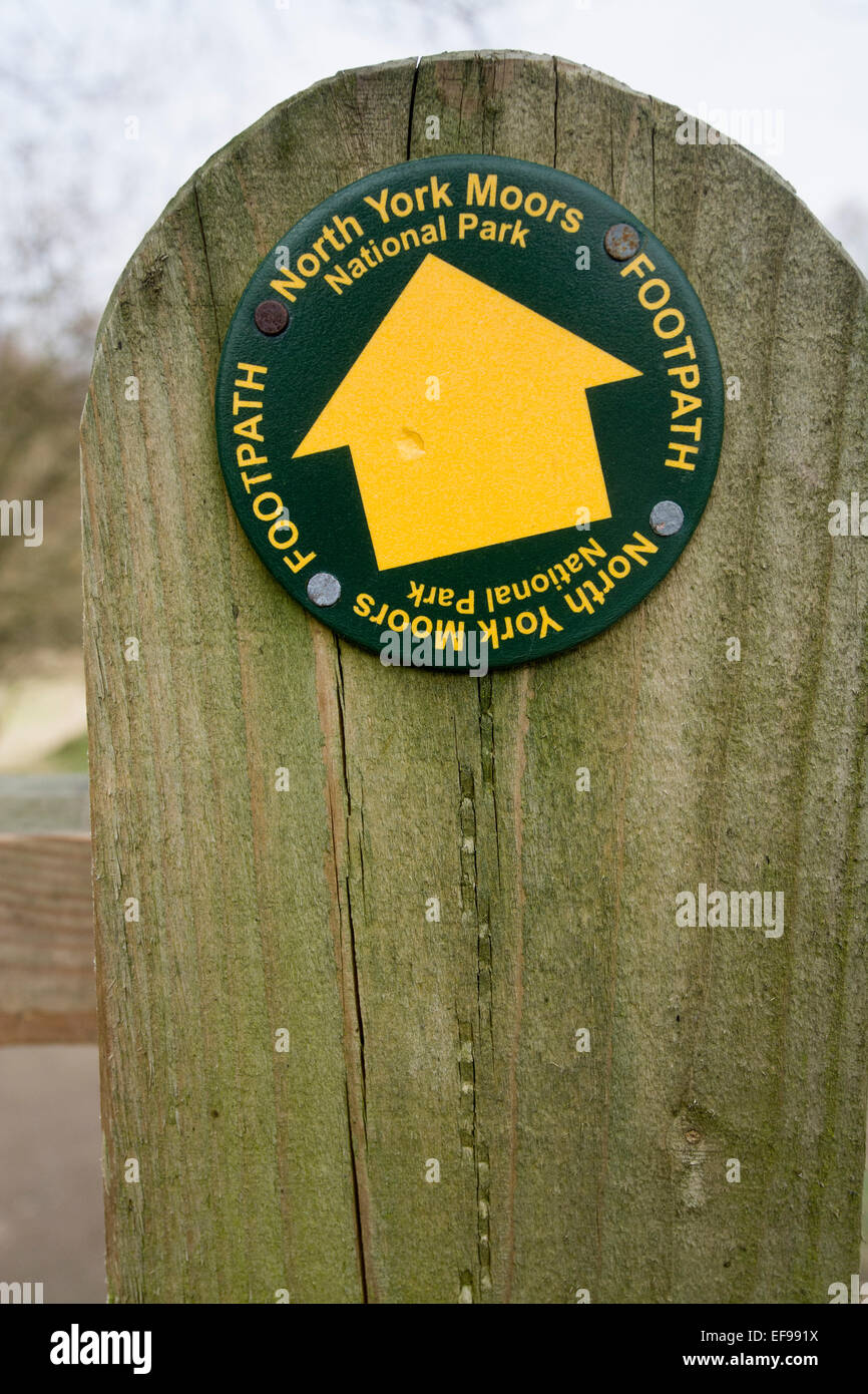 Keep to path sign hi-res stock photography and images - Alamy