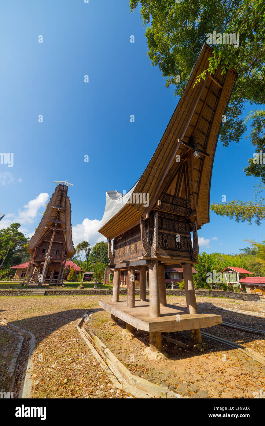 Row of traditional houses and rice barns facing each other in the ...