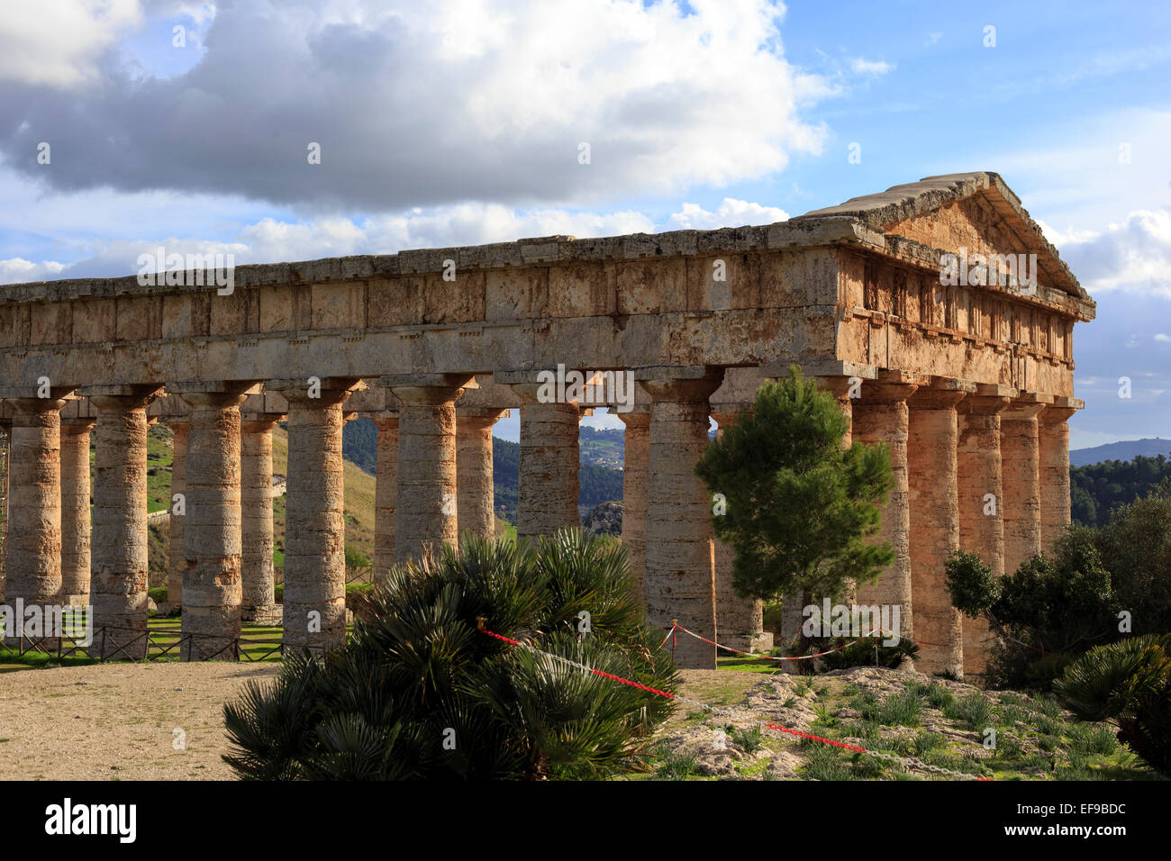 Segesta Greek temple in Sicily Stock Photo - Alamy