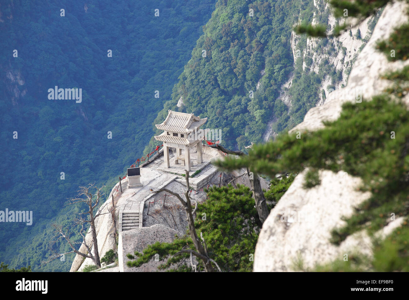 Huashan mountain hi-res stock photography and images - Alamy