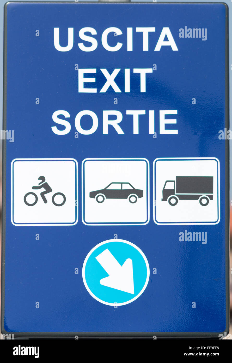 Metal sign with directions and instructions in Italian Stock Photo - Alamy