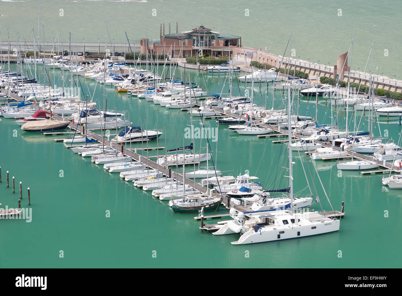 Marina building hi-res stock photography and images - Alamy