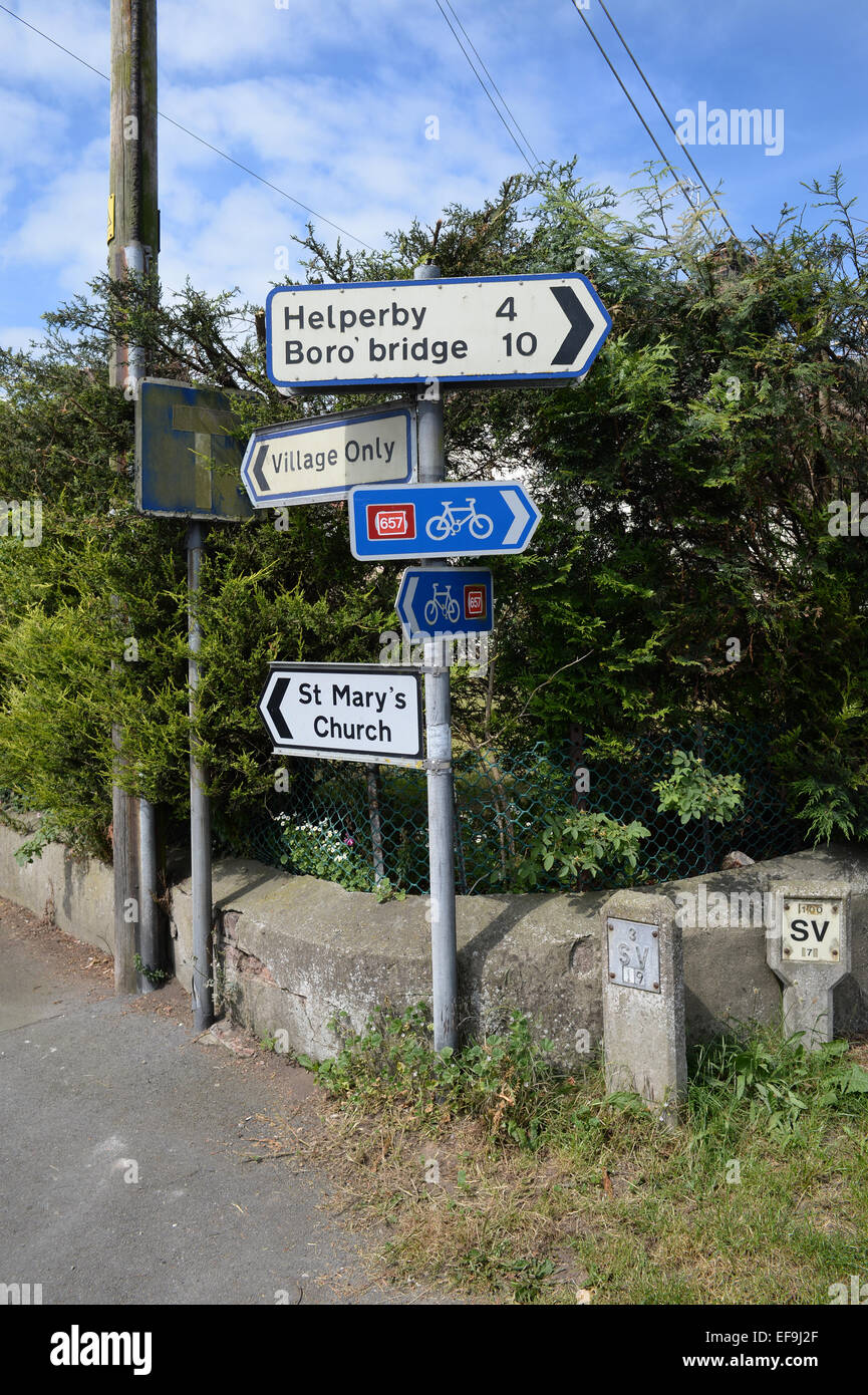 A British rural road sign Stock Photo - Alamy