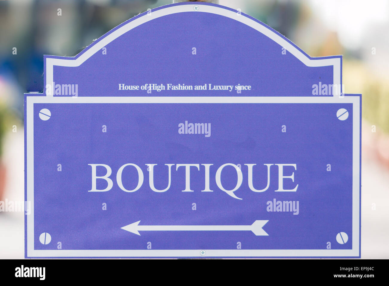 Metal sign with directions and instructions in Italian Stock Photo - Alamy