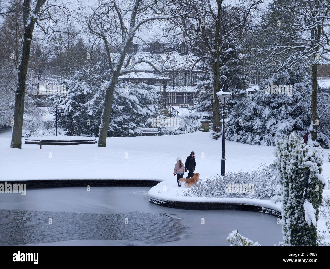 Pavilion gardens buxton derbyshire winter snow hi-res stock photography ...