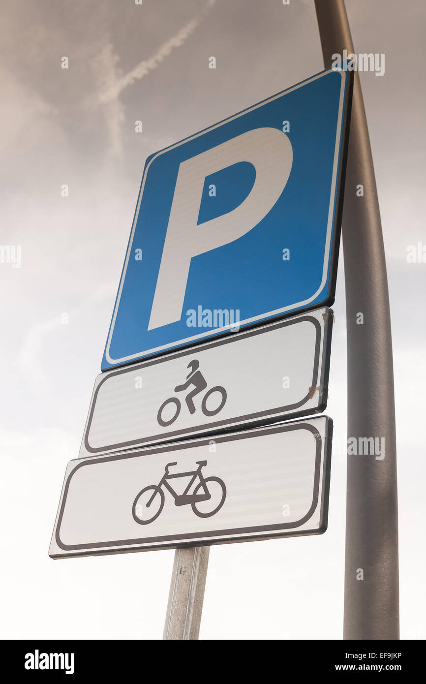 Parking traffic signs hi-res stock photography and images - Alamy