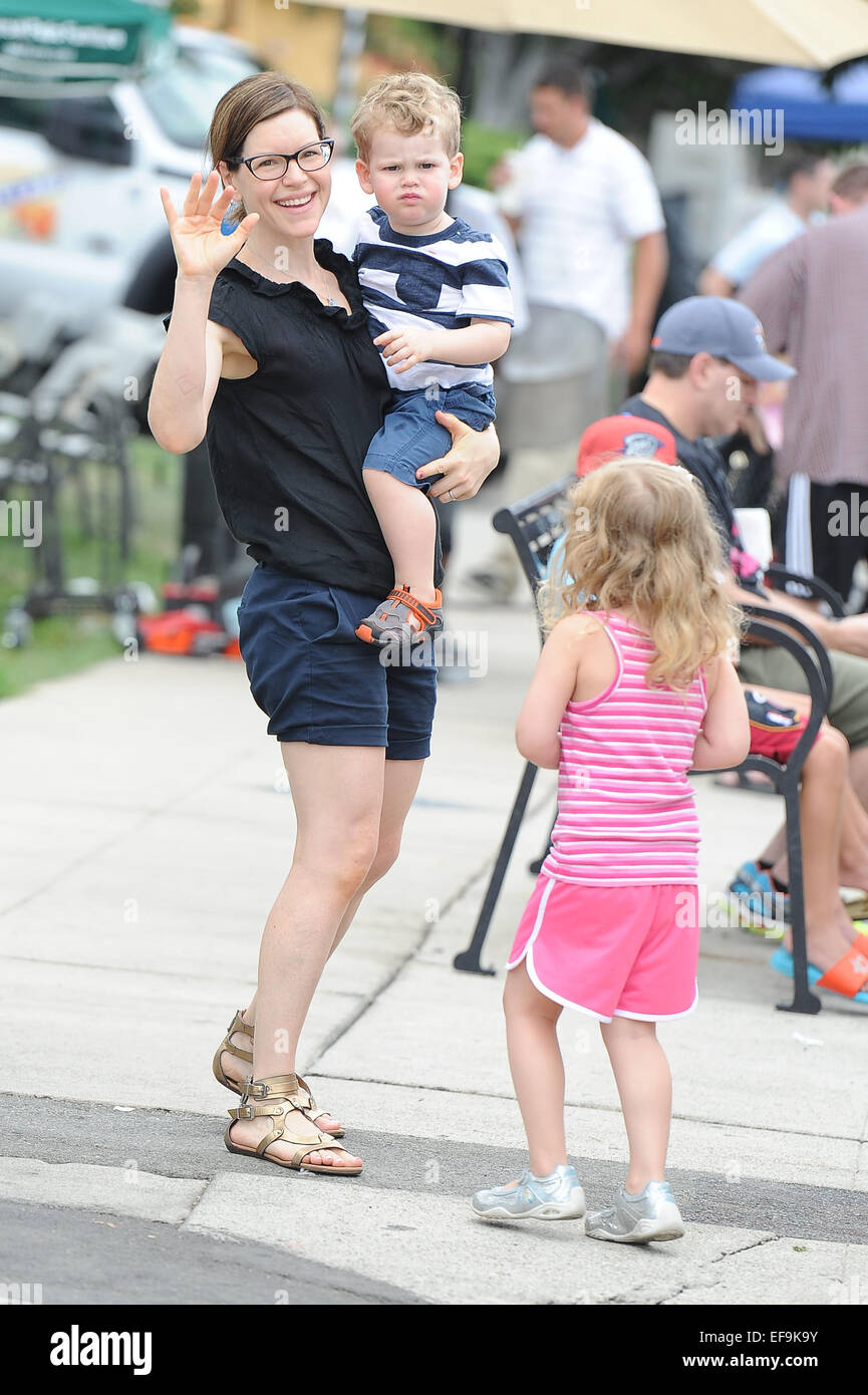 Lisa Loeb takes her children to the Farmer's Market Featuring: Lisa ...