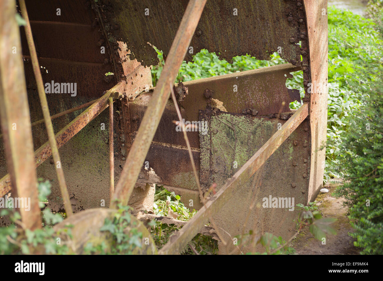 House old mill wheel hi-res stock photography and images - Alamy