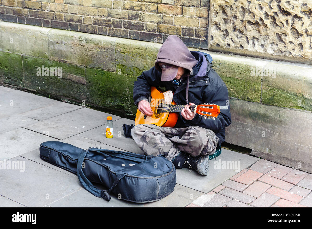 Homeless busking uk hi-res stock photography and images - Alamy