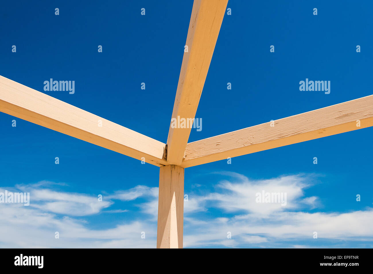 Solid beam hi-res stock photography and images - Alamy