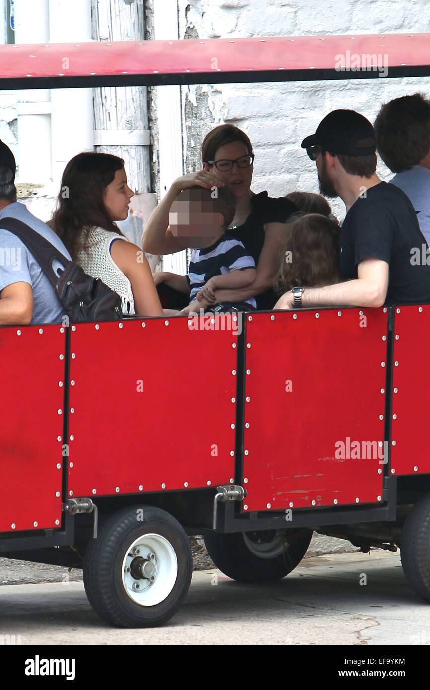 Lisa loeb and lyla rose hi-res stock photography and images - Alamy