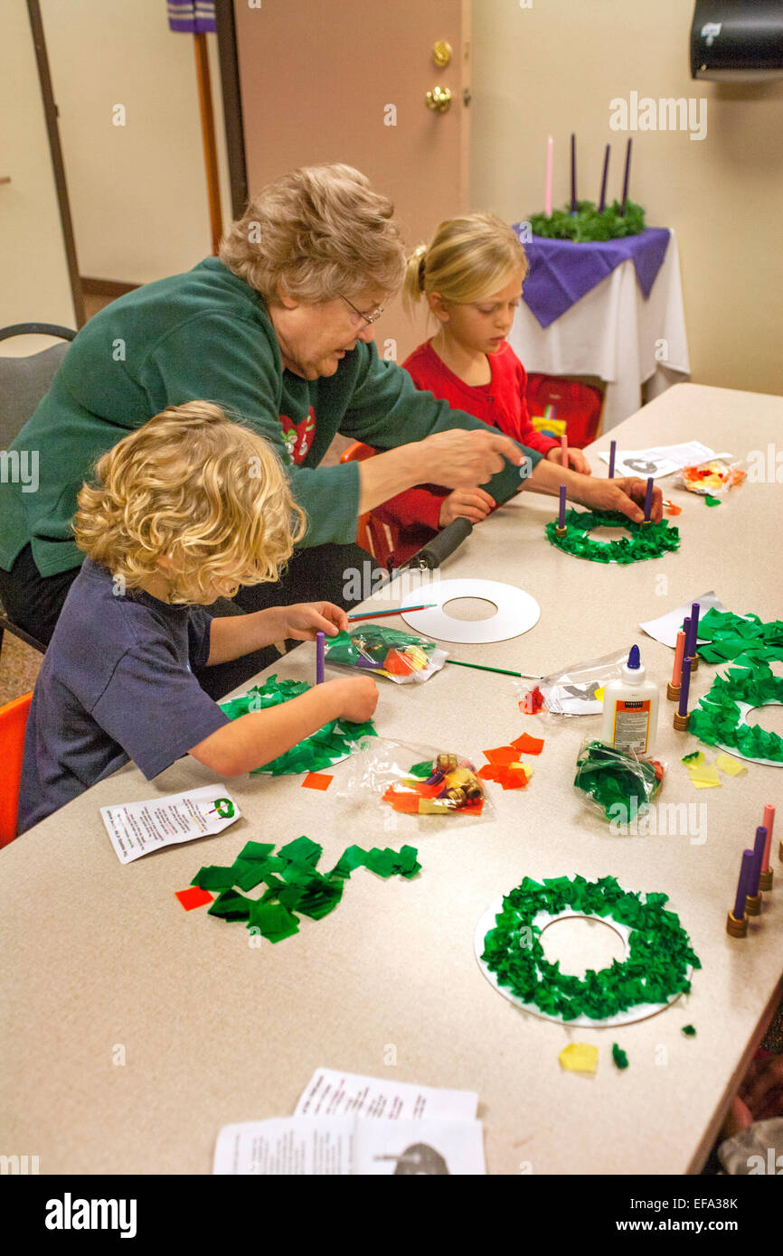 Catholic advent wreath hi-res stock photography and images - Alamy