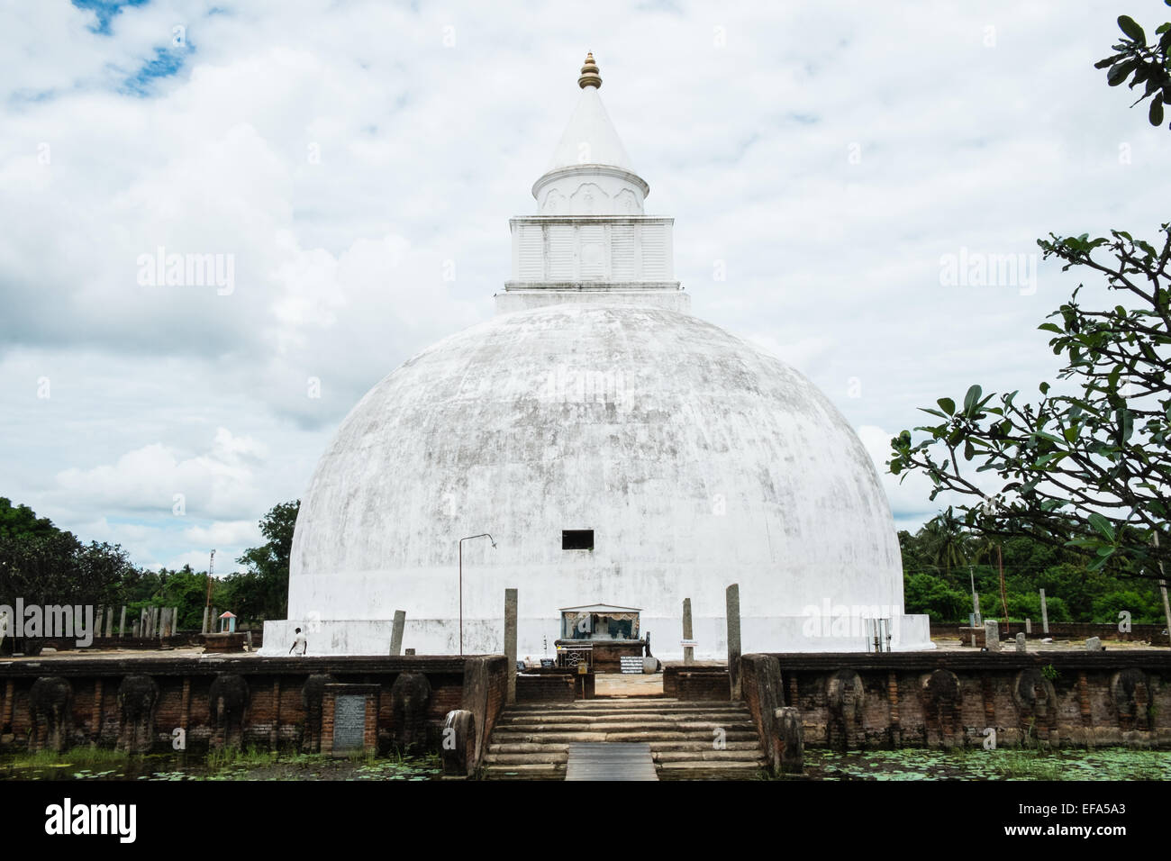 Raja Maha Vihara is a Buddhist temple, stupa or dagoba.Huge Buddhist ...
