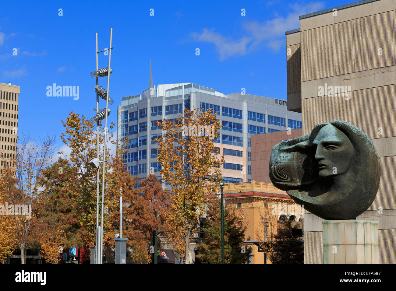 Oliver Pollock sculpture by Frank Hayden, Public Library, Baton Rouge ...