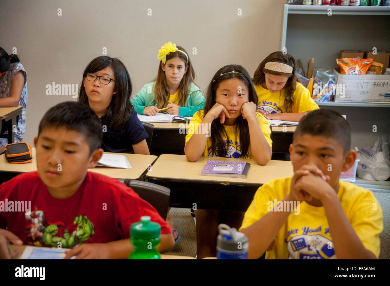 Group of latino school kids hi-res stock photography and images - Alamy
