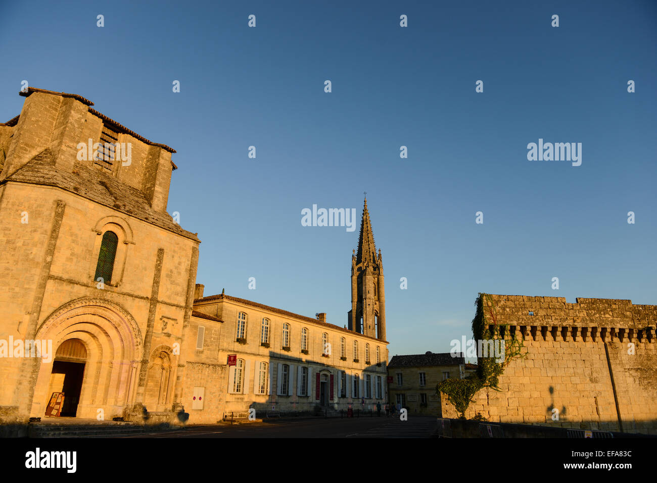 Saint emilion vineyard hi-res stock photography and images - Alamy