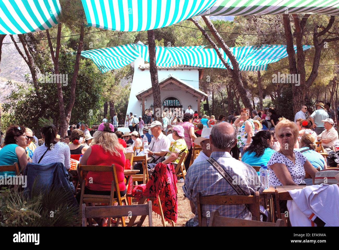 Crowd park hi-res stock photography and images - Alamy