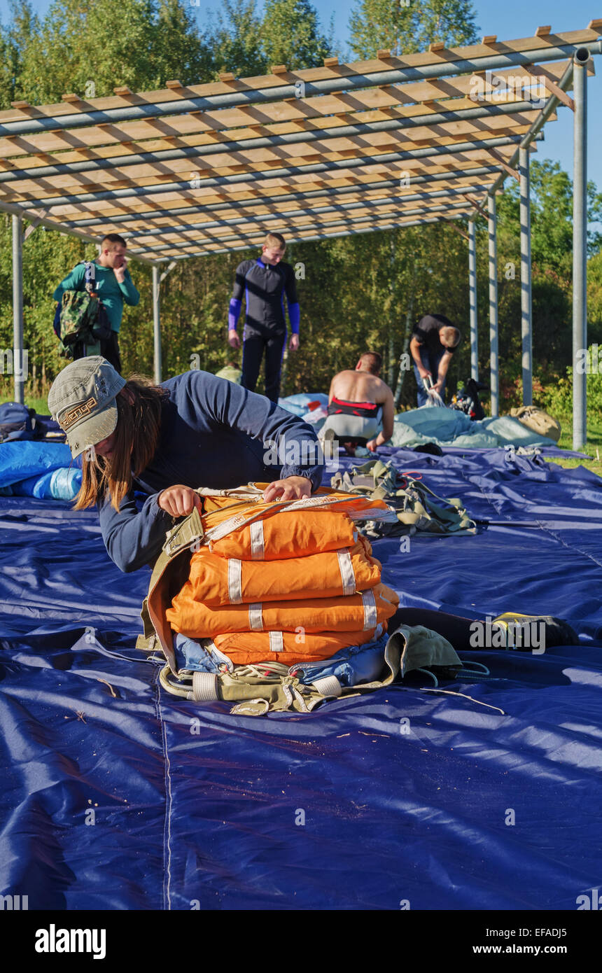 Parachutists - 2014. Packing of parachutes Stock Photo - Alamy