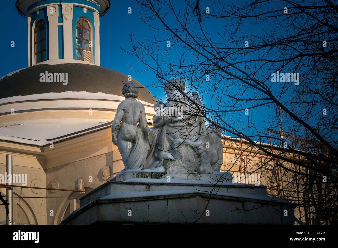 Russia, Moscow. Solyanka street. Sculptures on the gates of the former ...
