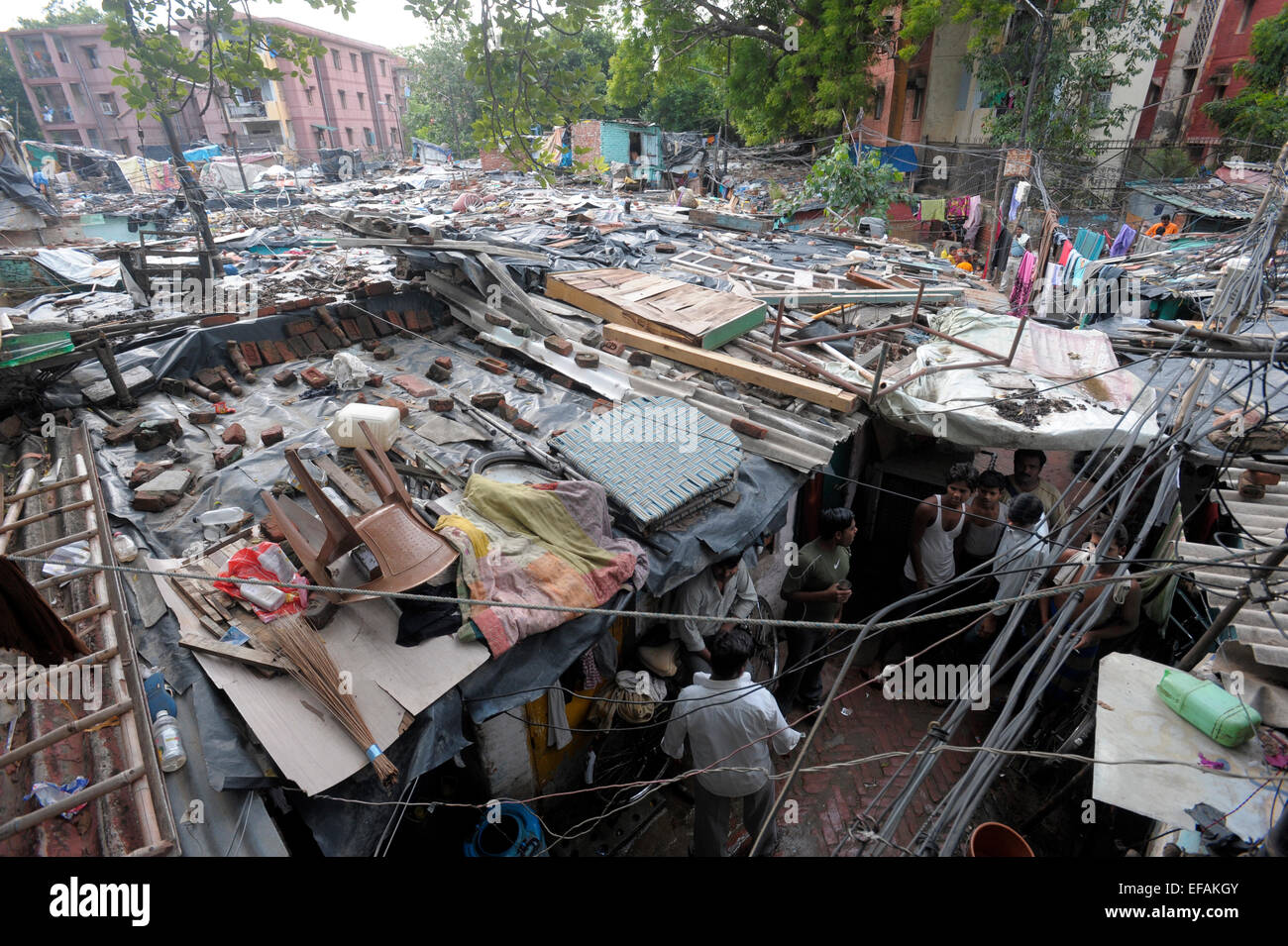 Delhi slum hi-res stock photography and images - Alamy