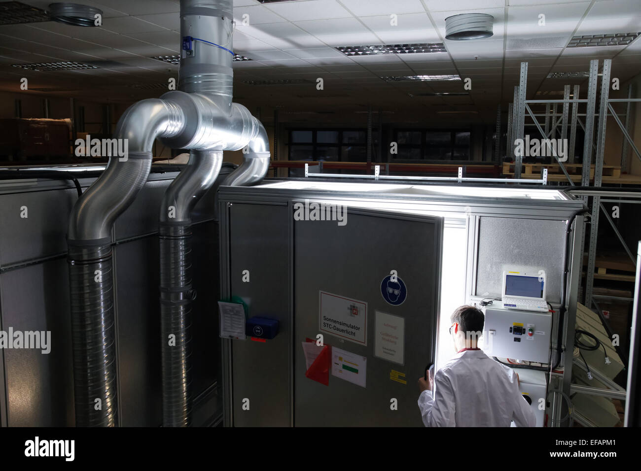 Solar pv laboratory hi-res stock photography and images - Alamy