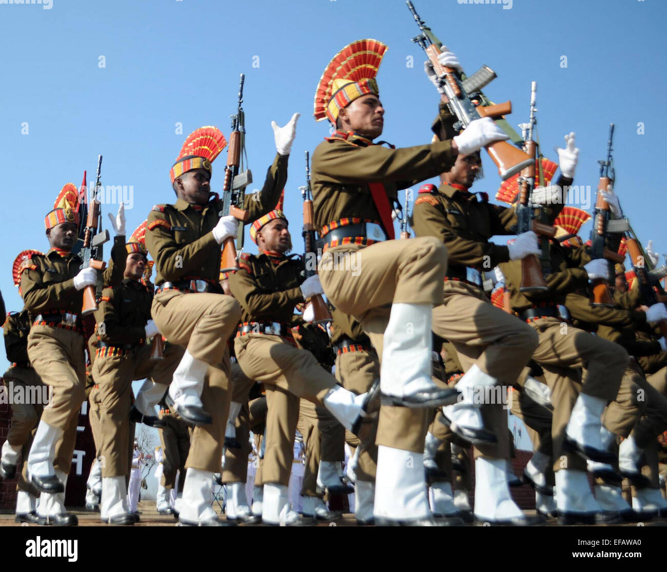 Srinagar. 30th January, 2015. Indian Border Security Force (BSF ...