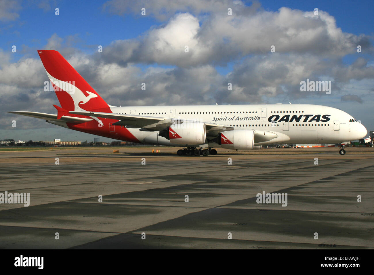 Fly qantas hi-res stock photography and images - Alamy