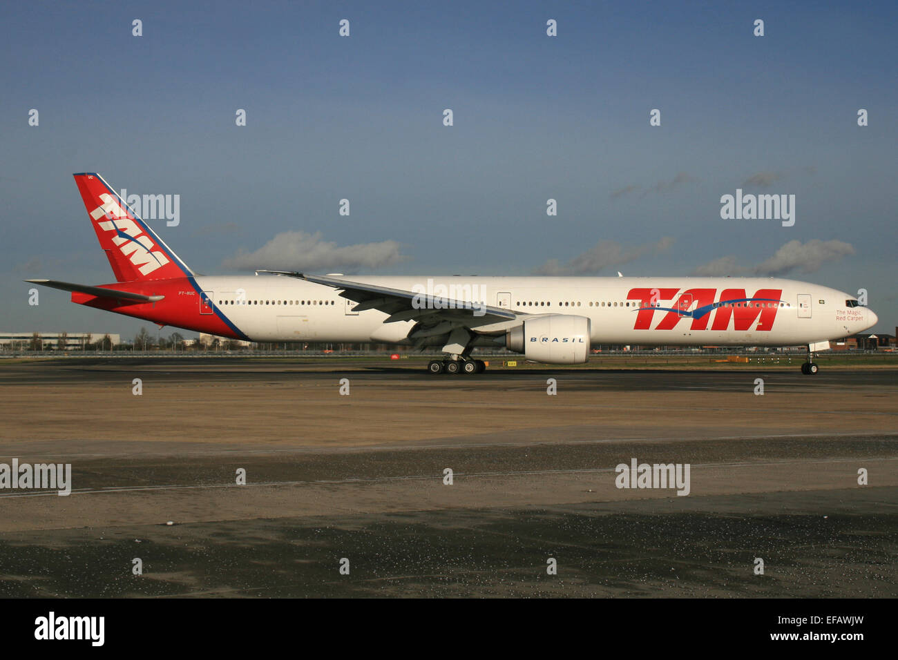 TAM BRAZIL BRASIL 777 300 Stock Photo - Alamy