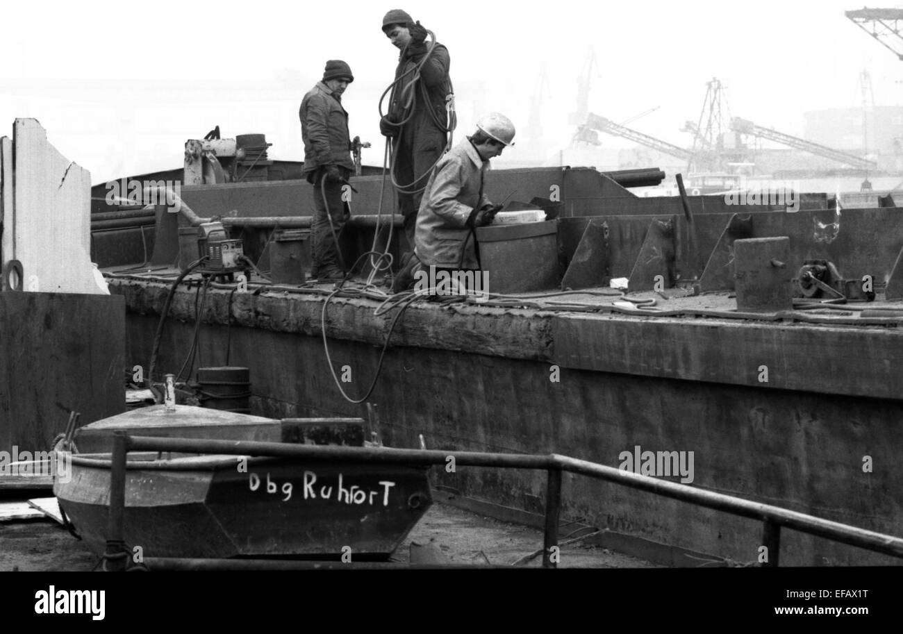 Biggest port Black and White Stock Photos & Images - Alamy