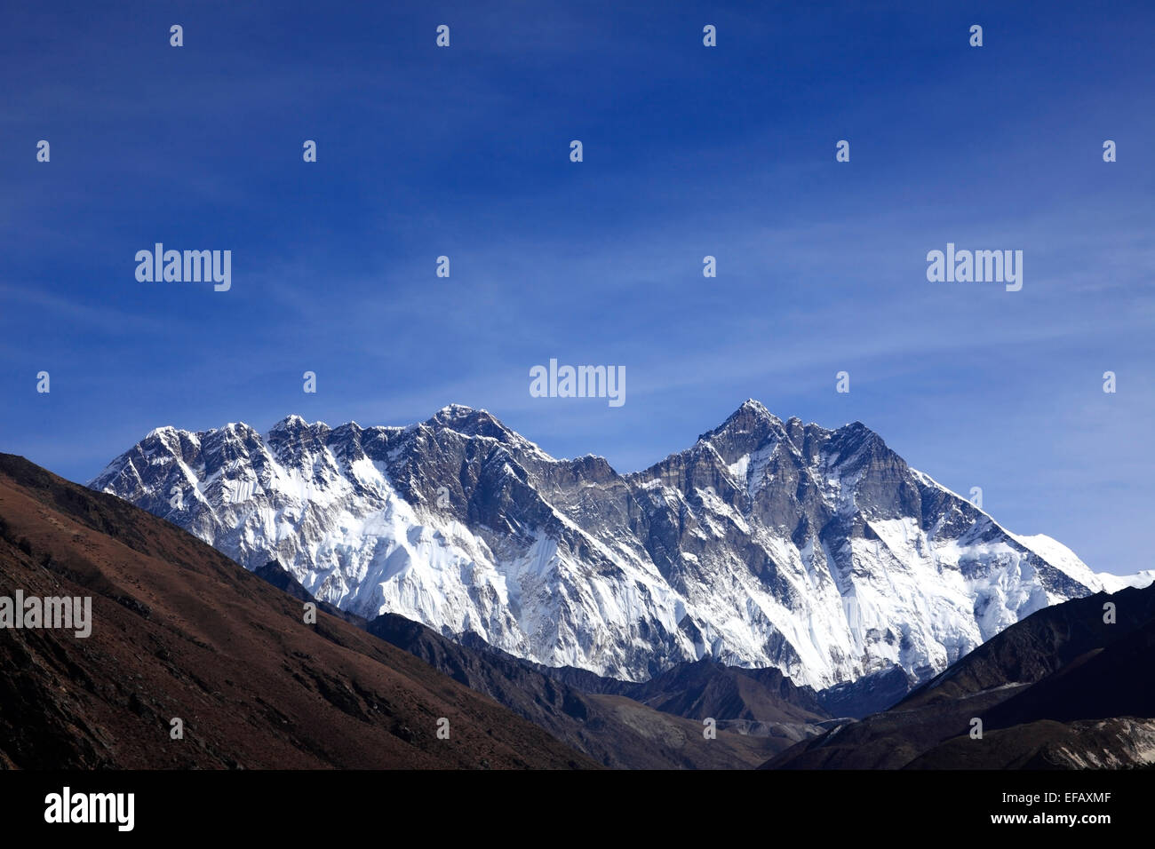 Snow Capped Everest Mountain, Himalayan mountains, UNESCO World ...