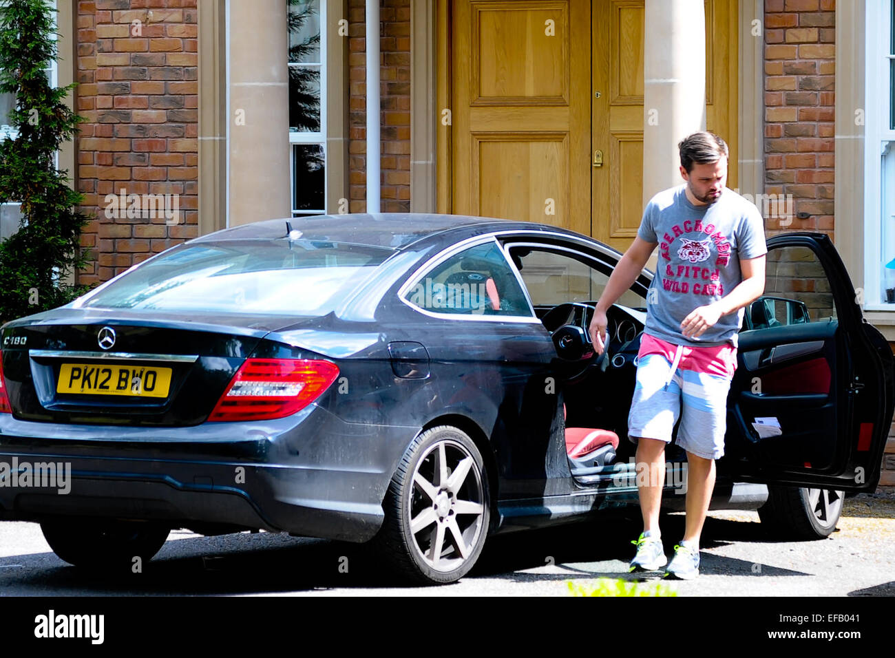 Family members arrives at the home of Danielle Lloyd and Jamie O'Hara ...